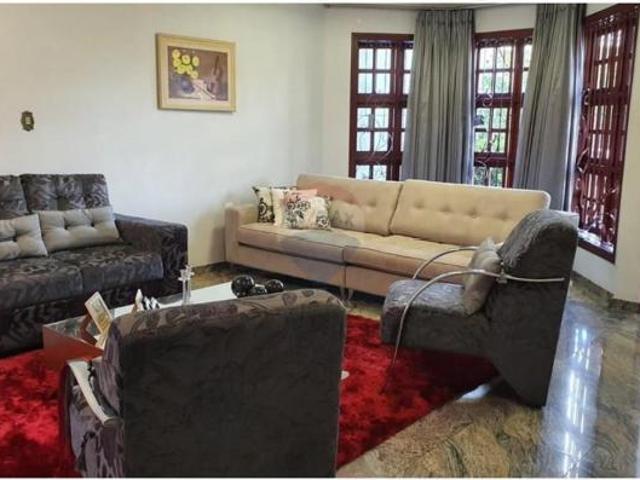 Imperdível: Casa à venda em Sorocaba SP, Vila Trujillo, 4 quartos, 2 suítes, 2 salas, 4 banheiros, 2