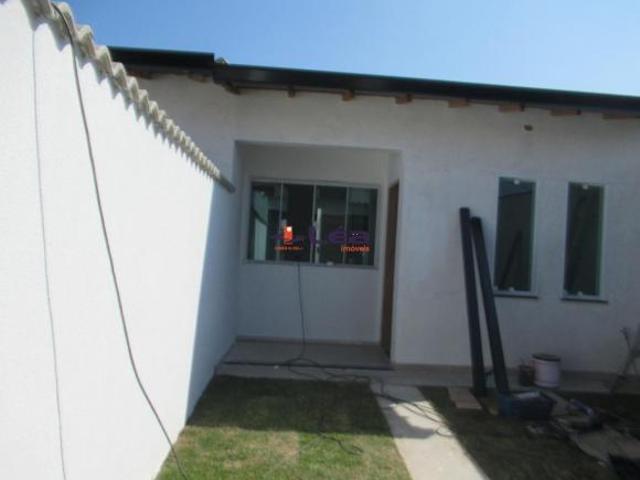 Imperdível: Casa à venda em Suzano, bairro Casa Branca, 3 quartos, 1 suíte, 1 sala, 2 vagas, 80m²!