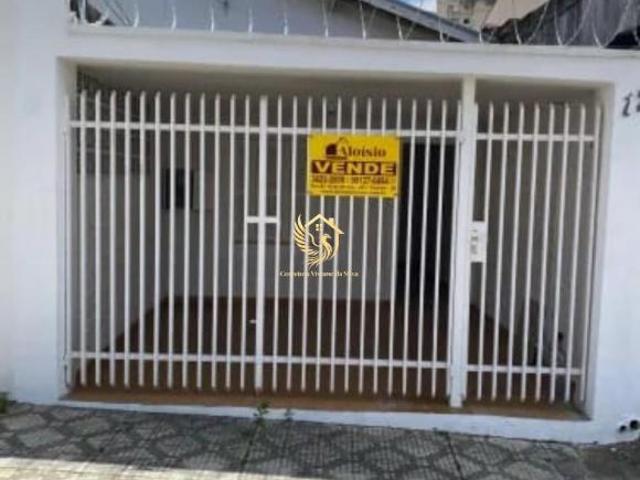 Imperdível Casa à Venda no Centro de Taubaté SP: 2 quartos, sala, banheiro, vaga de garagem, 100m² d