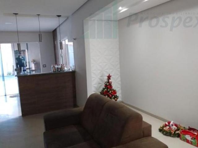 Imperdível: Casa à venda no Parque Glória III, Catanduva SP, 3 quartos, 1 suíte, 200m² de área. Conf
