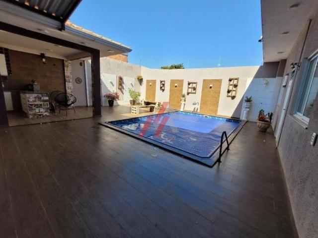 Imperdível Casa à Venda ou Locação em Toledo PR, Jardim Pancera! 4 Quartos, 3 Suítes, 2 Salas, 4 Vag