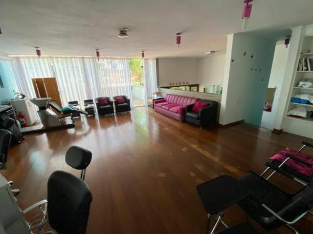 Imperdível casa de 7 quartos com 5 vagas de garagem no Sumarezinho, São Paulo SP!