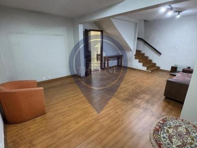 Imperdível Casa de 4 Quartos na Vila Guarani z Sul, São Paulo SP com 243m² e 3 Vagas de Garagem!
