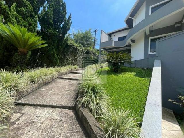 Imperdível! Casa de Condomínio à venda, com 450 m²