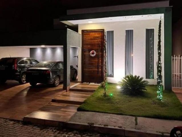 Imperdível Casa de Alto padrão em Condomínio Arniqueira