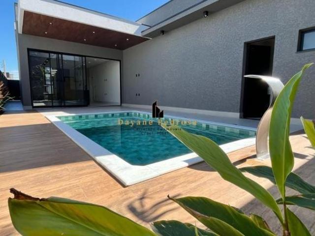 Imperdível! Casa de alto padrão em Santa Bárbara D&apos oeste SP, 3 suítes, 2 salas, 5 banheiros e 4 vaga
