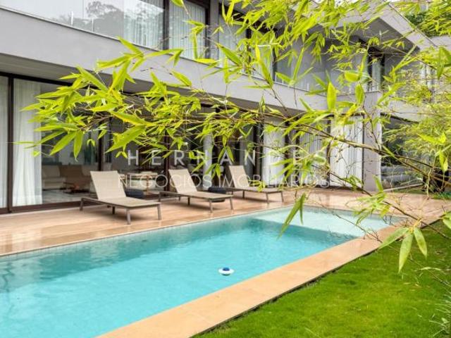 Casa de Luxo em Condomínio no Centro Comercial Jubran, Barueri SP: 4 quartos, 4 suítes, 3 salas, 6 b