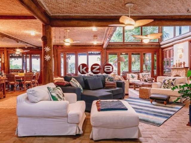 Imperdível: Casa de luxo com 5 quartos e 5 suítes na Ponta da Sela em Ilhabela SP!
