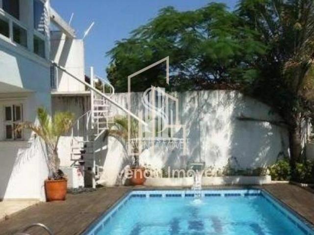 Imperdível: Casa de Luxo com 6 Quartos e 4 Suítes no Alto de Pinheiros São Paulo, 700m², 7 Vagas d