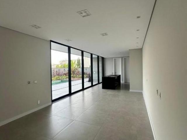Imperdível Casa de Luxo em Alphaville Nova Esplanada 4, Votorantim SP: 4 Quartos, 4 Suítes, 3 Salas