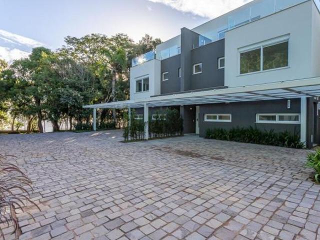 Imperdível casa de luxo em condomínio na Pedra Redonda, Porto Alegre RS: 3 quartos, 3 suítes, 6 banh