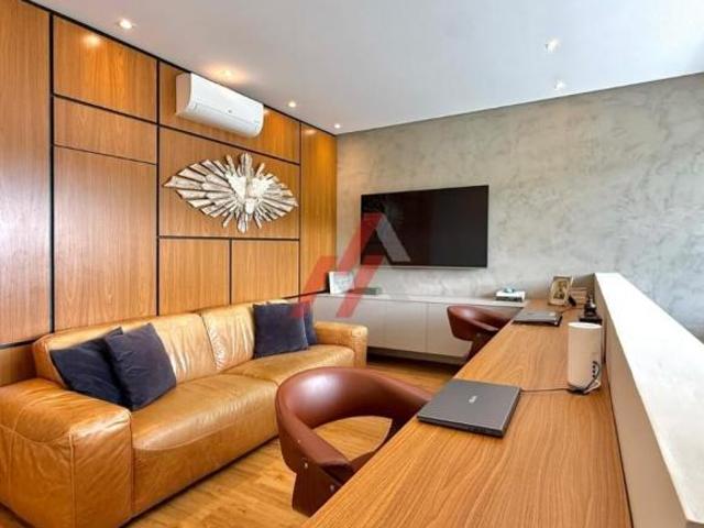 Imperdível! Casa de Luxo em Condomínio no Alphaville, Santana de Parnaíba SP 4 quartos, 4 suítes, 3