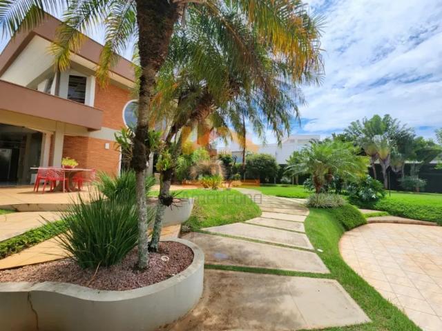 Casa de alto padrão no Vale das Paineiras: 5 quartos, 5 suítes, 3 salas, 7 banheiros, 4 vagas de gar
