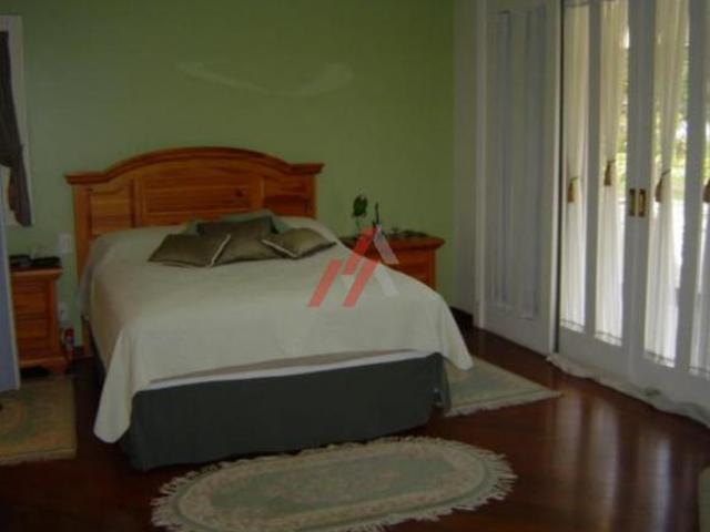 Imperdível casa de luxo em condomínio Alphaville, Santana de Parnaíba SP: 4 quartos, 2 suítes, 3 sal