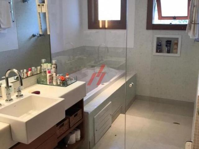 Imperdível Casa de Luxo em Condomínio em Alphaville 4 Quartos, 4 Suítes, 3 Salas, 5 Banheiros, 6 V