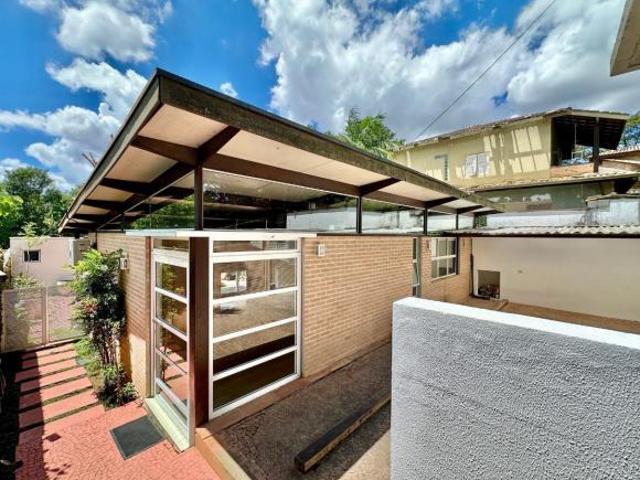 Imperdível casa de vila para venda em Vila Santo Antônio com 3 quartos, sendo 3 suítes, 344m²