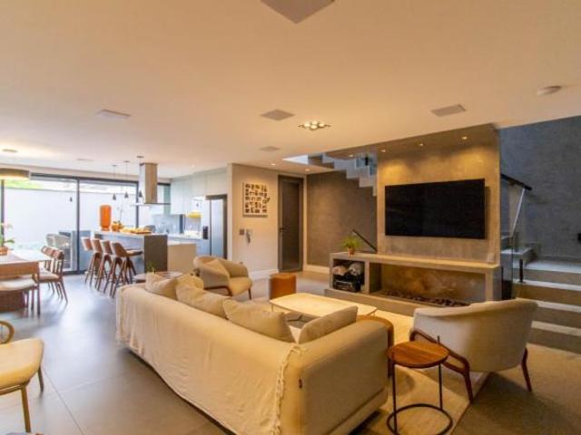 Funcional casa de vila para venda em Vila Rosália com 4 quartos, sendo 4 suítes, 427m²