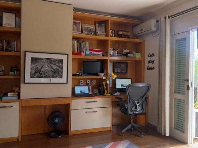 Imperdível: Casa em condomínio à venda em Alphaville Conde II, Barueri SP! 4 quartos, 4 suítes, 5 ba