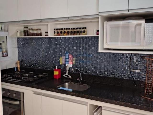 Imperdível! Casa em condomínio à venda em Cotia SP, bairro Paisagem Renoir: 2 quartos, 1 suíte, 2 sa
