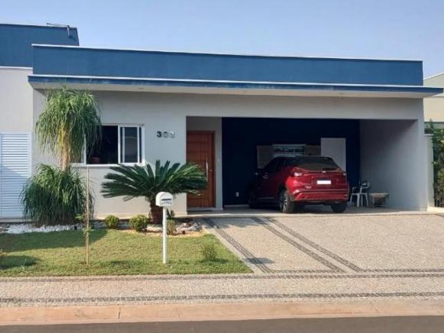 Linda Casa em Condomínio à Venda em Indaiatuba SP, com 3 Quartos, 1 Suíte e 4 Vagas de Garagem!