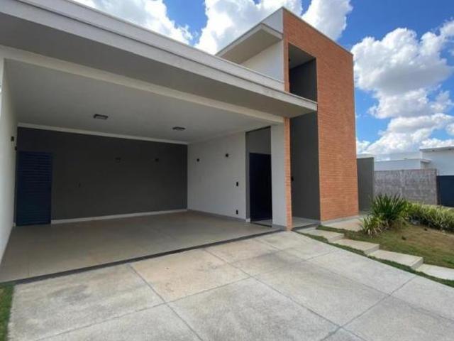 Imperdível! Casa em condomínio com 3 suítes, 3 salas e 4 vagas no Residencial Faber em São Carlos SP
