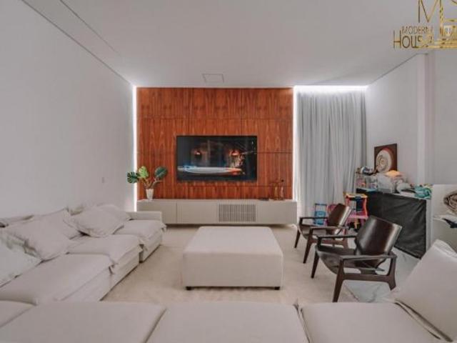 Imperdível! Casa em Condomínio de Alto Padrão em Alphaville, Santana de Parnaíba SP: 3 Quartos, 3 Su