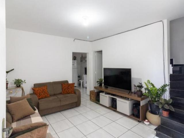 Imperdível casa em condomínio para venda com 2 quartos, 63m²
