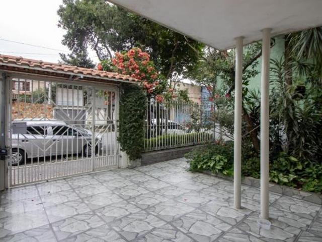 Confortável casa para venda em Vila Maria Baixa com 3 quartos, sendo 1 suíte, 264m²