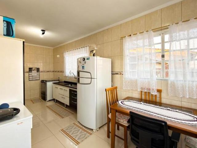 Aconchegante casa para venda em Centro Alto com 3 quartos, sendo 2 suítes, 221m²