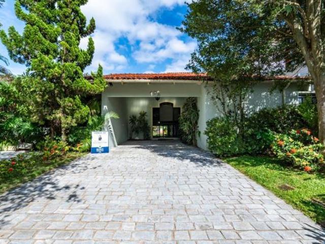 Sensacional casa para venda em Jardim Leonor com 5 quartos, sendo 3 suítes, 352m²