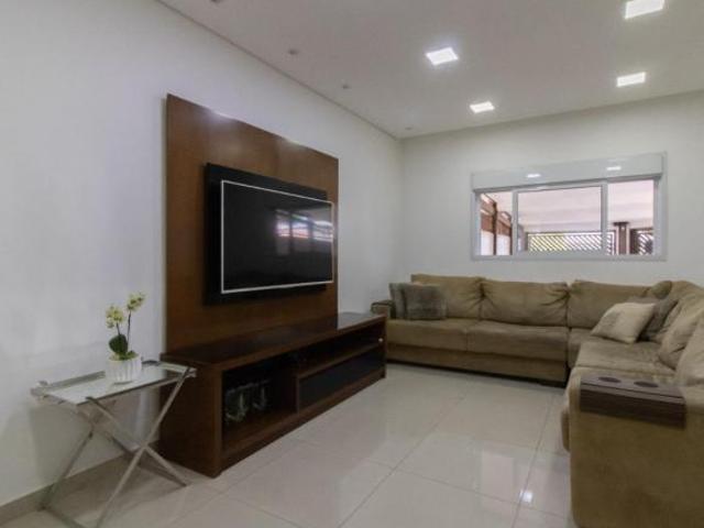 Imperdível casa para venda em Jardim Vila Galvão com 3 quartos, sendo 2 suítes, 195m² regina bertu