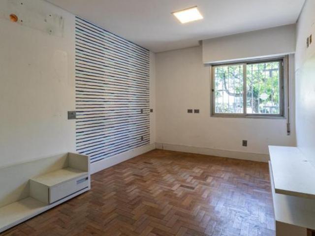 Deslumbrante casa para venda em Moema com 3 quartos, sendo 1 suíte, 190m² giseleboassaly#CVT77