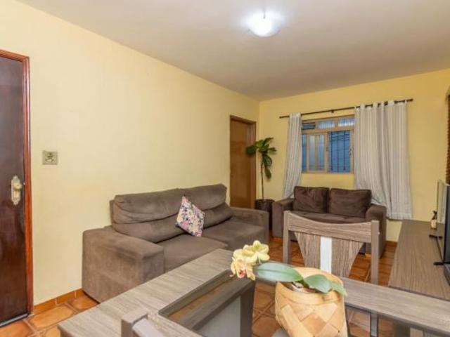 Imperdível casa para venda em Moinho Velho com 4 quartos, 199m²