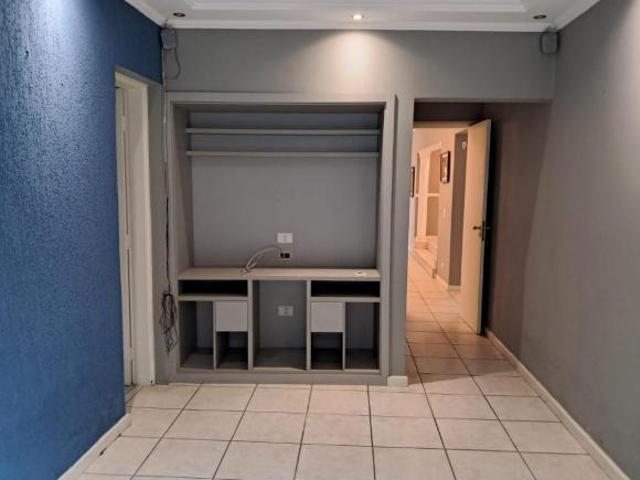 Imperdível casa para venda em Parque Jabaquara com 5 quartos, sendo 4 suítes, 294m²