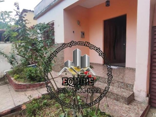 Imperdível! Casa para venda no Bairro São João Batista, Santa Luzia MG. 2 quartos, 3 salas, 1 banhei