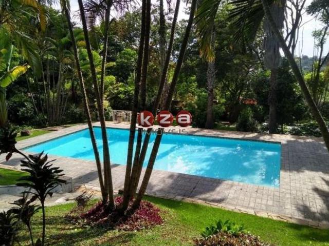 Imperdível Chácara à Venda em Valinhos SP, 4 Quartos, 4 Suítes, 2 Salas, 6 Banheiros, 10 Vagas de Ga
