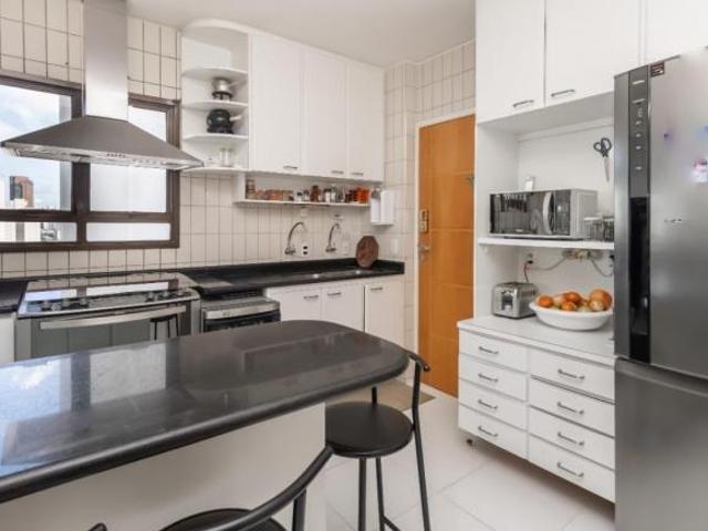 Imperdível cobertura para venda em Jardim das Acácias com 3 quartos, sendo 1 suíte, 190m² remaxfro