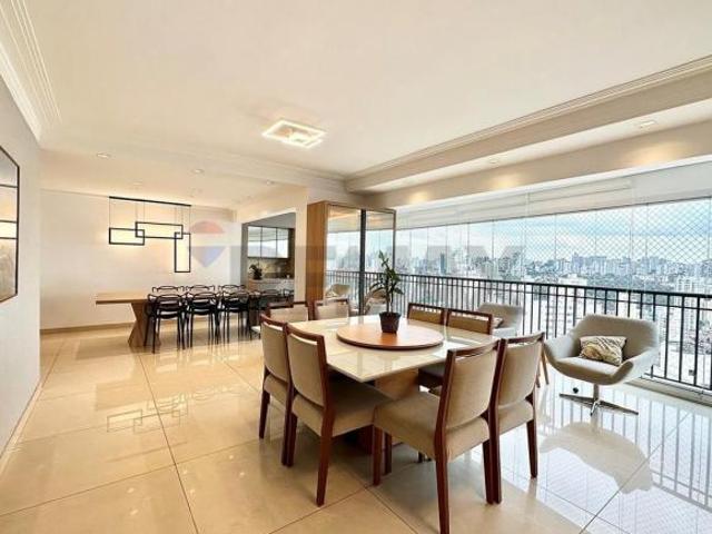 Imperdível! Lindo apartamento de 3 suítes!
