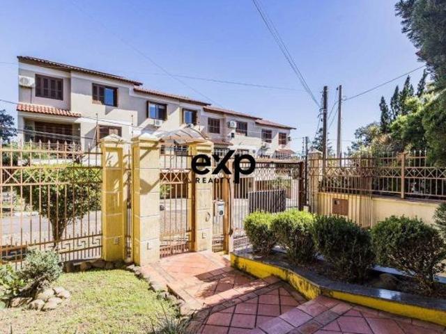 Imperdível. Residência com 412m², Lareira, Piscina e Gabinete para seu Conforto!