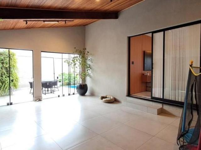 Imperdível Residência à Venda em Franca SP, Jardim Noêmia 240m² de Área