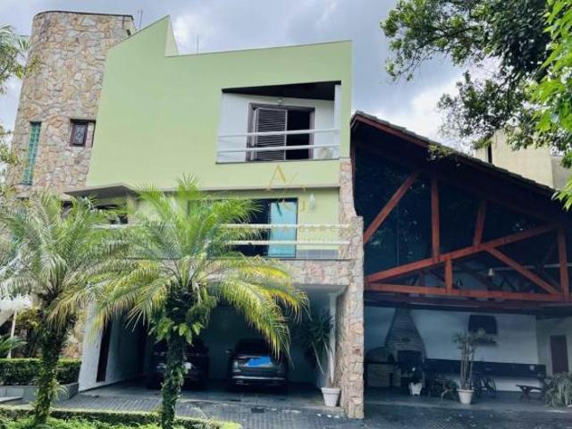 Imperdível residência de luxo com 3 suítes e 5 vagas na cidade de São Bernardo do Campo SP no bairro
