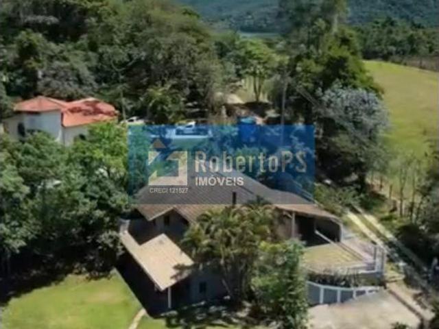 Imperdível: Sítio à venda no Centro de Nazaré Paulista SP com 3 quartos, 1 suíte e 226m² de área!