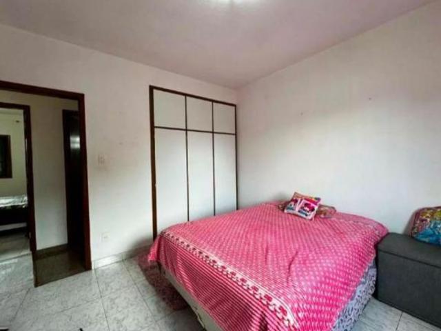 Imperdível Sobrado à Venda em Vila Sacadura Cabral, Santo André SP: 3 quartos, 2 banheiros, 4 vagas