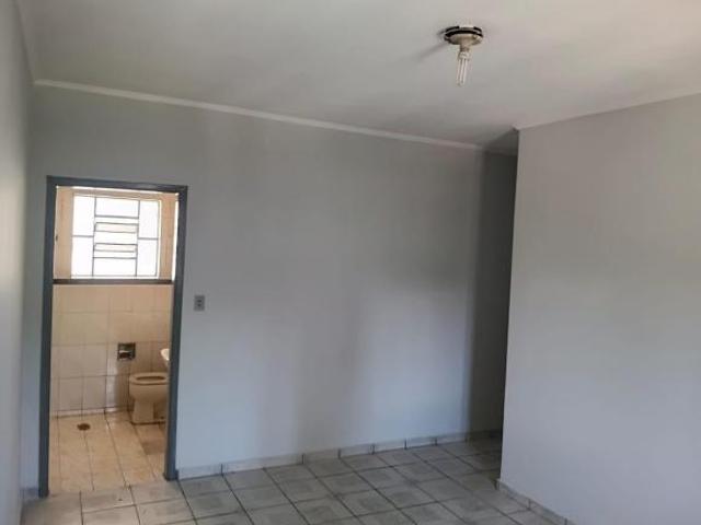 Imperdível Sobrado à Venda no Centro de Santo André SP: 3 Quartos, 1 Suíte, 2 Banheiros, 2 Vagas, 21