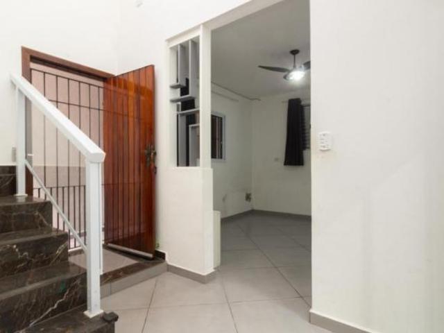 Agradável sobrado para venda em Vila dos Remédios com 2 quartos, sendo 2 suítes, 75m²