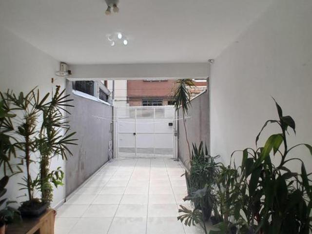 Imperdível sobrado para venda em Bosque da Saúde com 3 quartos, sendo 1 suíte, 122m²