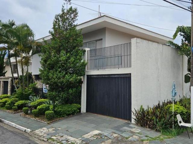 Aconchegante sobrado para venda em Moema com 3 quartos, sendo 3 suítes, 261m²