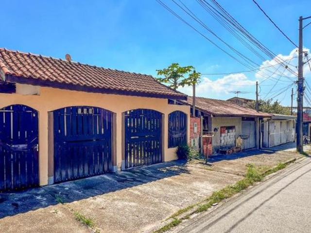 Confortável sobrado para venda em Santa Luzia com 3 quartos, sendo 1 suíte, 249m²