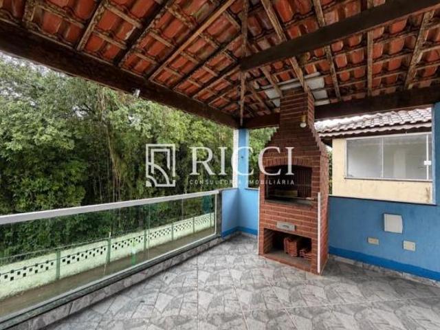 Imperdível sobrado triplex à venda em Santos SP, bairro Santa Maria: 3 quartos, 1 suíte, 1 sala, 4 b
