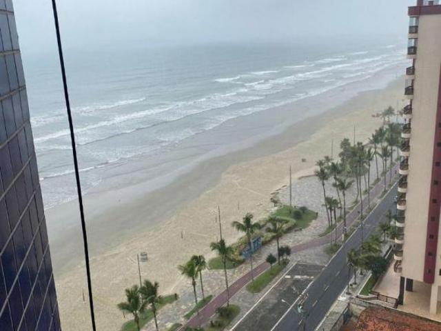 IMPERDIVEL! 3 dormitórios, sendo 1 suite com vista mar permanente no Caiçara